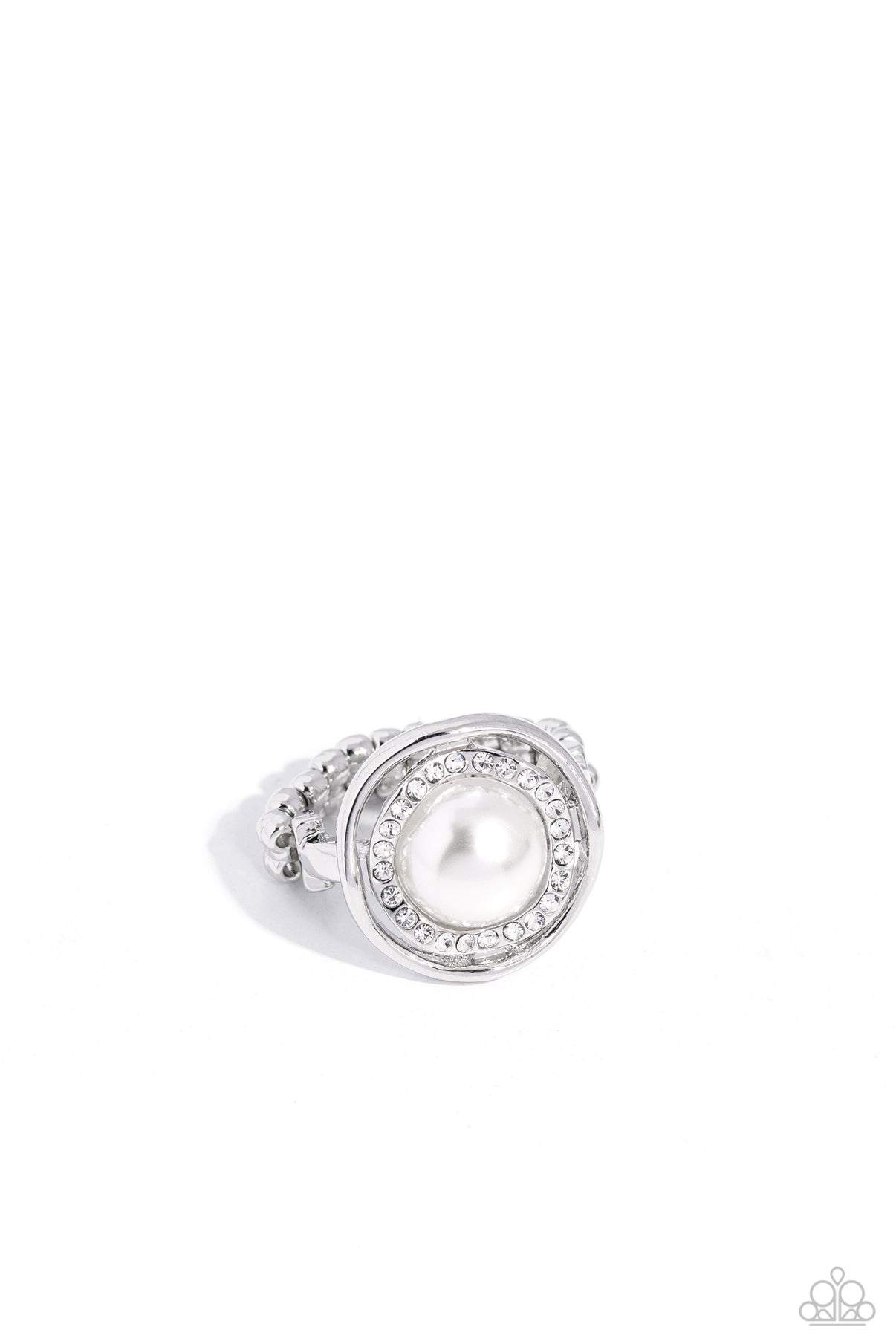 Chic Center - white - Papaparazzi ring – JewelryBlingThing