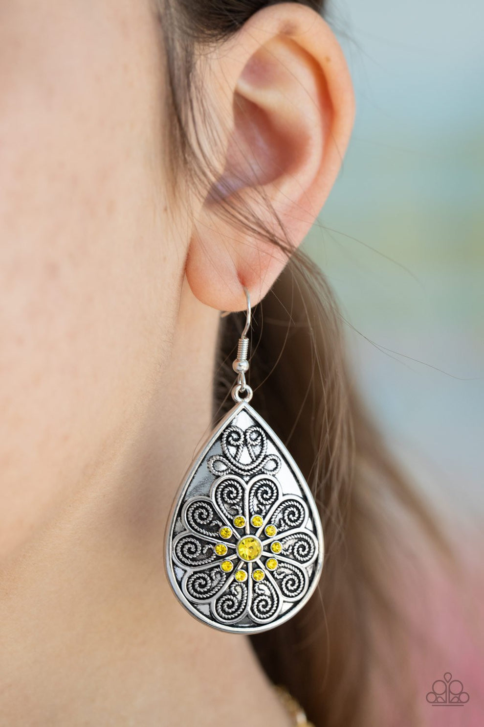 Banquet Bling - yellow - Paparazzi earrings – JewelryBlingThing