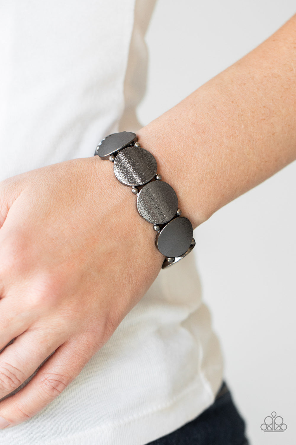 Metallic Spotlight - black - Paparazzi bracelet – JewelryBlingThing