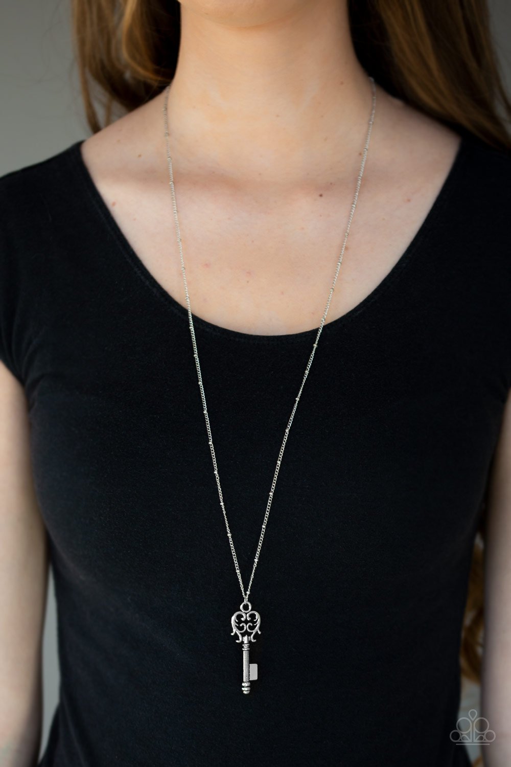 The Magic Key - silver - Paparazzi necklace – JewelryBlingThing